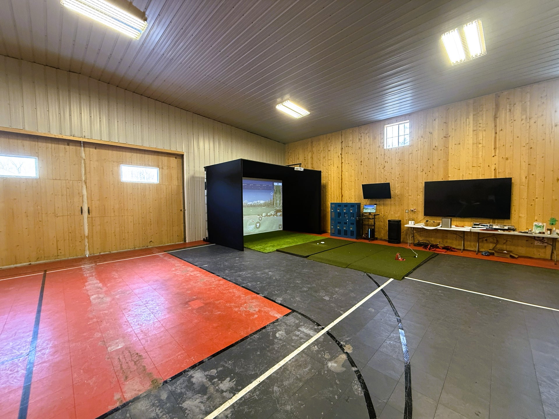 Barn Golf Simulator – Indianapolis, IN